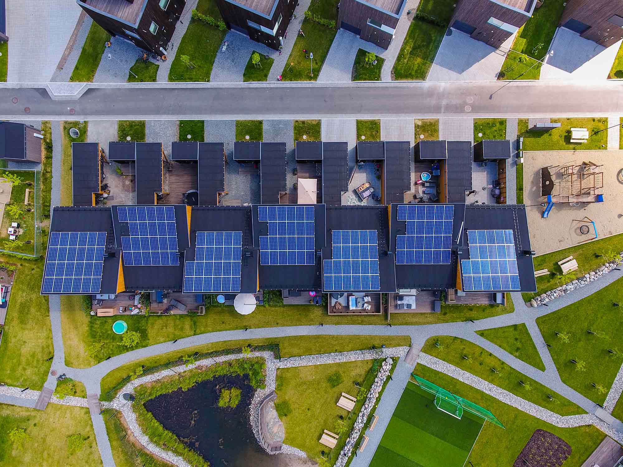 Kjøpte nytt hus med solcellepanel - reduserte strømkostnadene med 25% ...